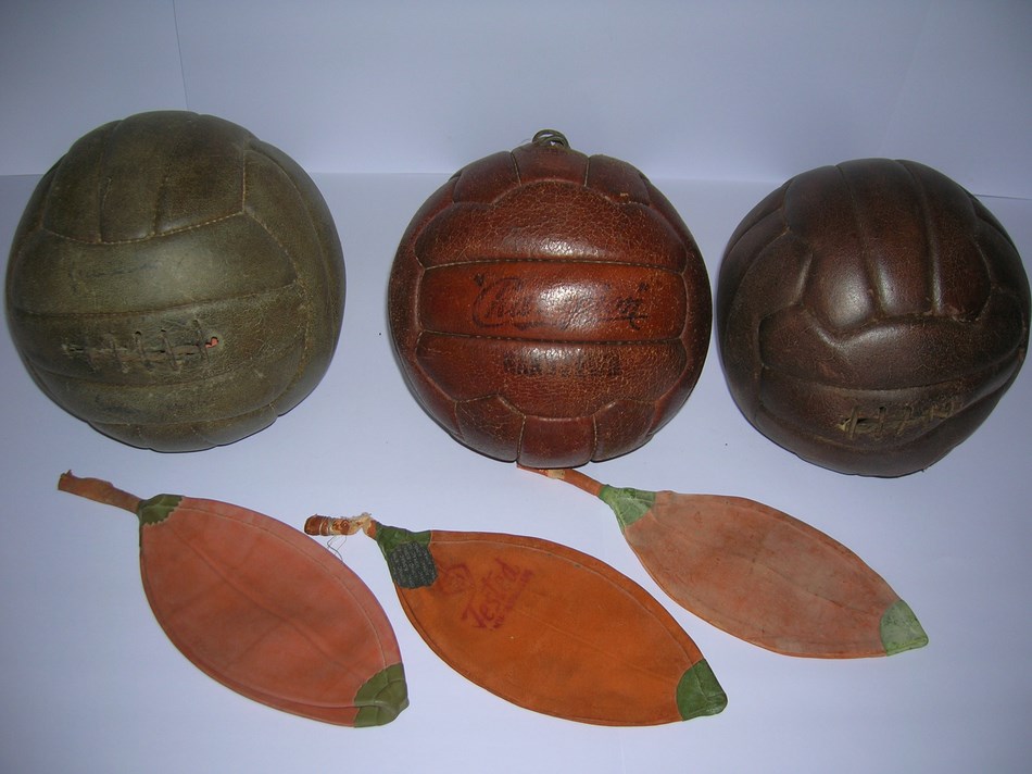 Soccer balls from 1910 - Football Vintage Collecting original from 1896 ...
