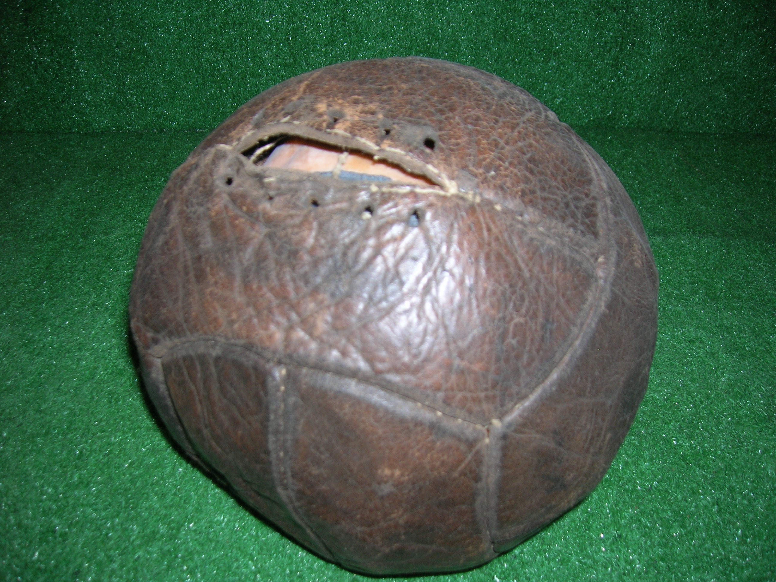 Soccer balls from 1910 - Football Vintage Collecting original from 1896 ...